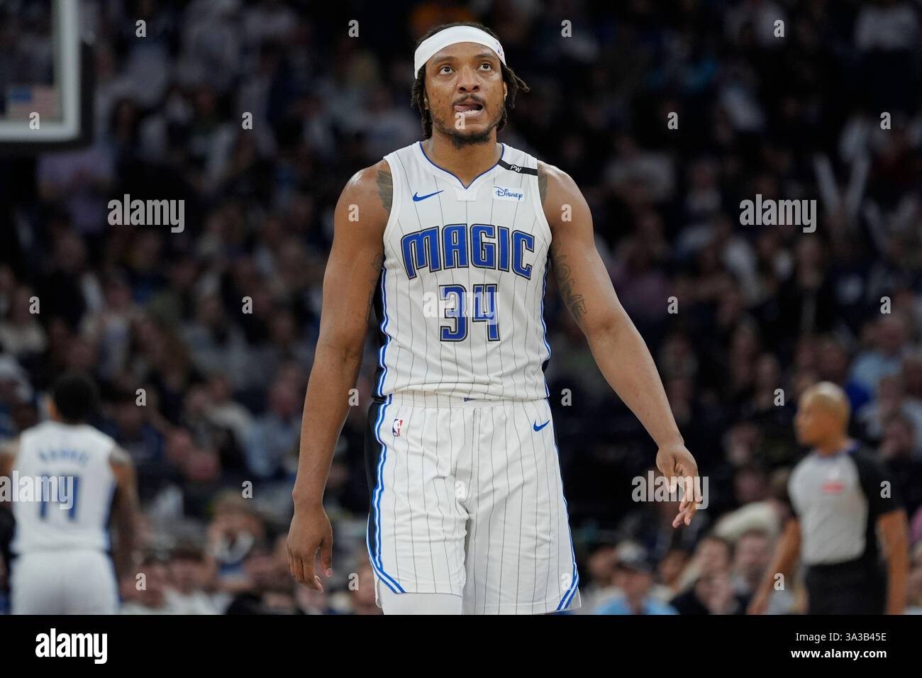 Orlando Magic center Wendell Carter Jr. (34) reacts after missing a ...