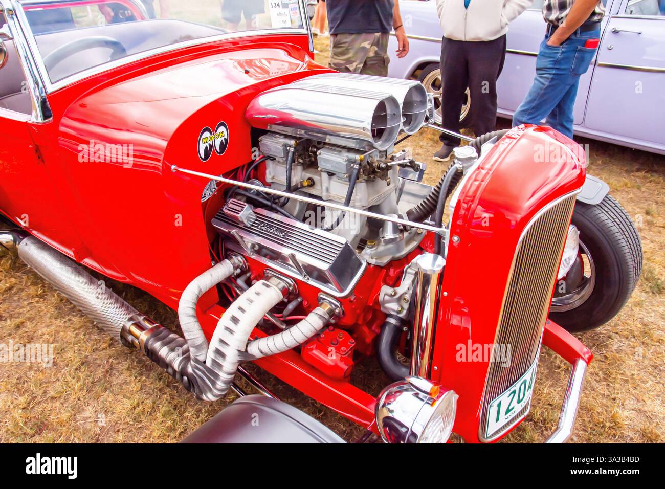 1930s Hot Rod engine and exhaust with Edelbrock Valve Cover and Victor ...