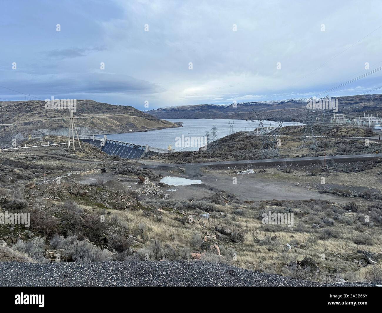 The Grand Coulee Dam, the largest hydropower generator in North America ...