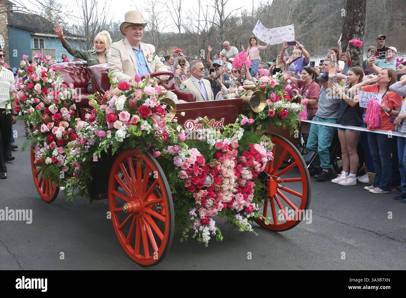 Dolly Parton at the Dollywood Dewitt tour to celebrate the 40th Anniversary of Dollywood and ...