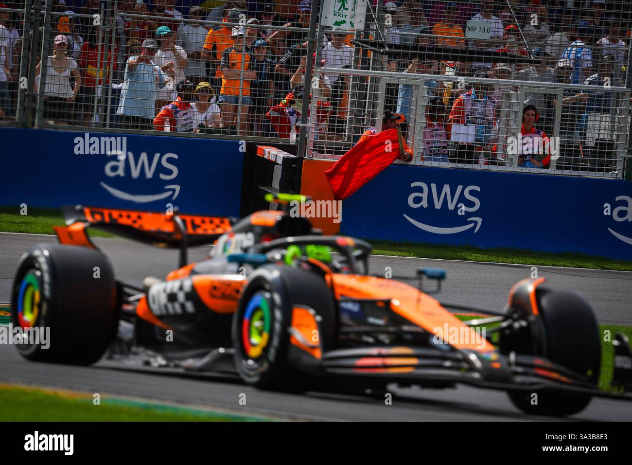 marshall, commissaire de piste, marshal, marshalls, marshals during the ...