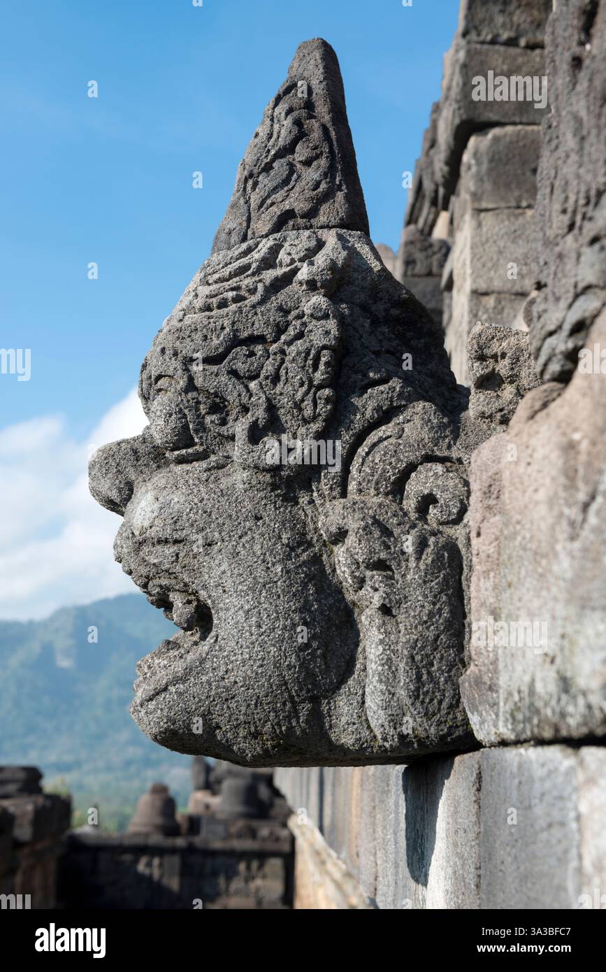 Sculpted stone water spout hi-res stock photography and images - Alamy