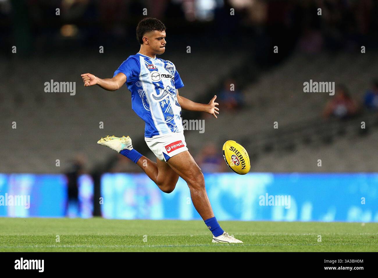 Melbourne, Australia. 15th Mar, 2025. Robert Hansen Jr of the Kangaroos ...