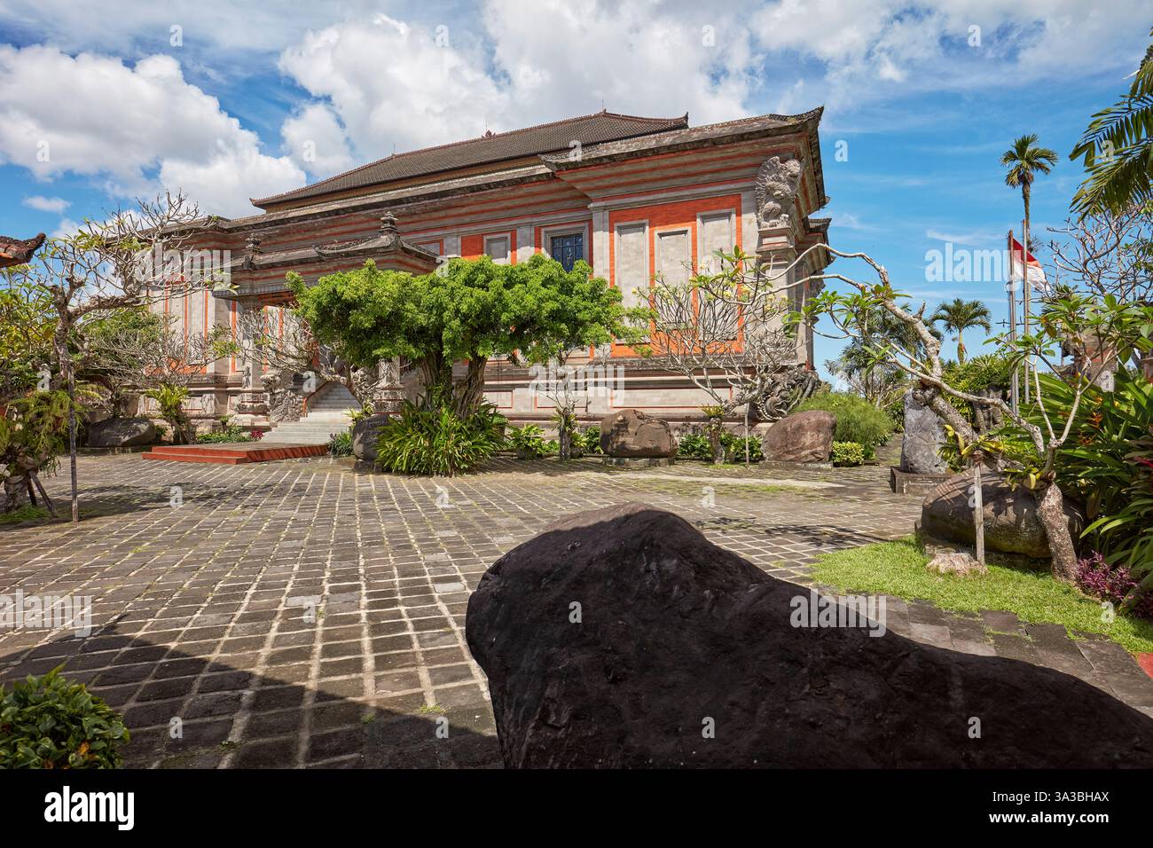 Exterior view of Rudana Museum in Ubud, Bali, Indonesia Stock Photo - Alamy