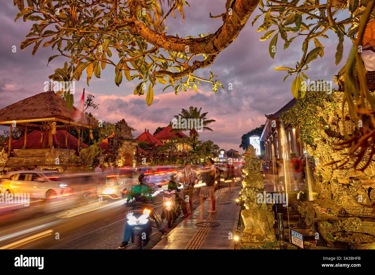 Ubud street scene hi-res stock photography and images - Alamy