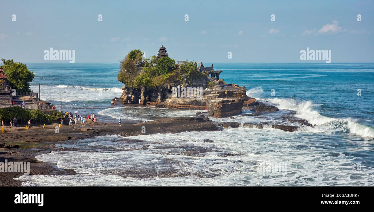 Panoramic view of the iconic Tanah Lot island temple. Bali, Indonesia ...