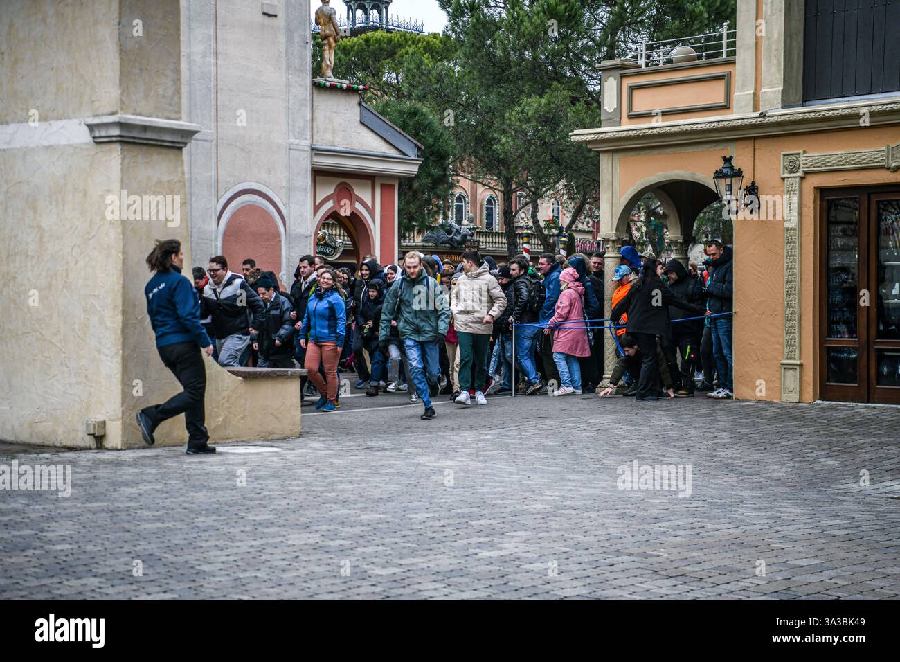 Rust, Germany. 15th Mar, 2025. Visitors enter the grounds shortly after ...
