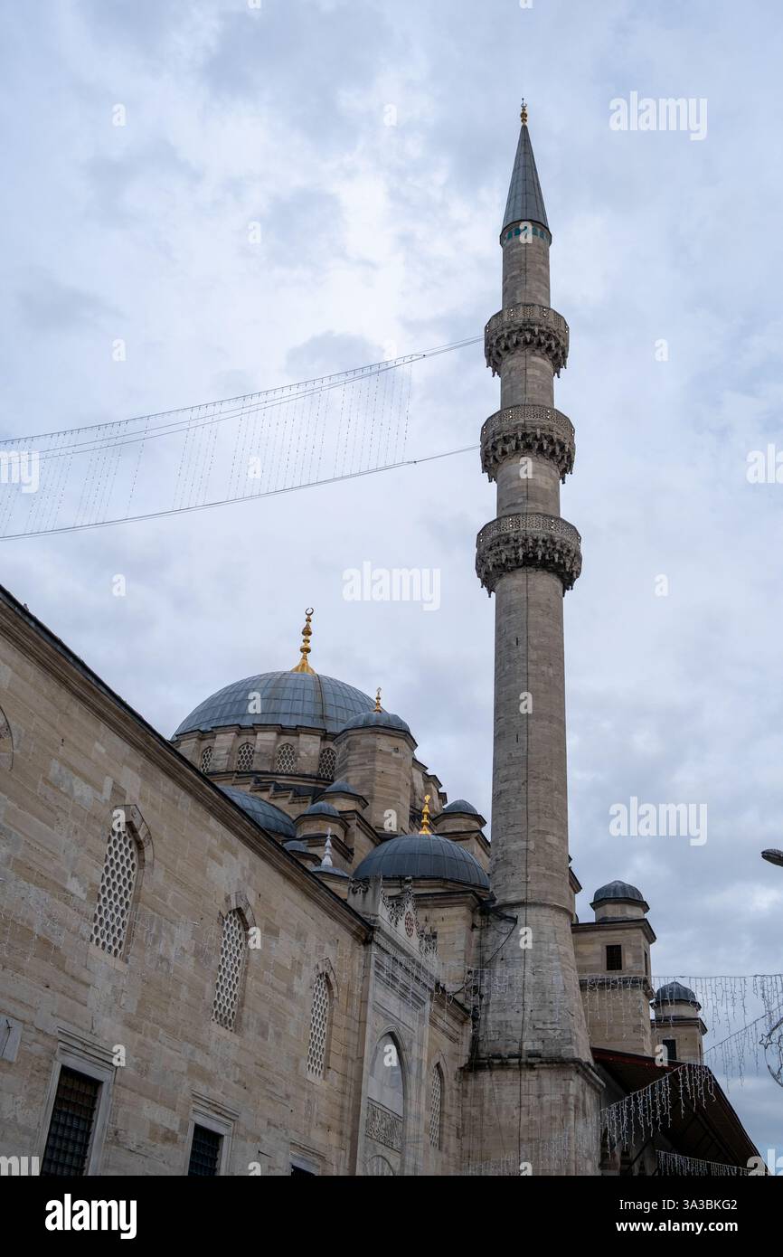 Majestic Ottoman Architecture of the New Mosque in Istanbul: Stunning ...
