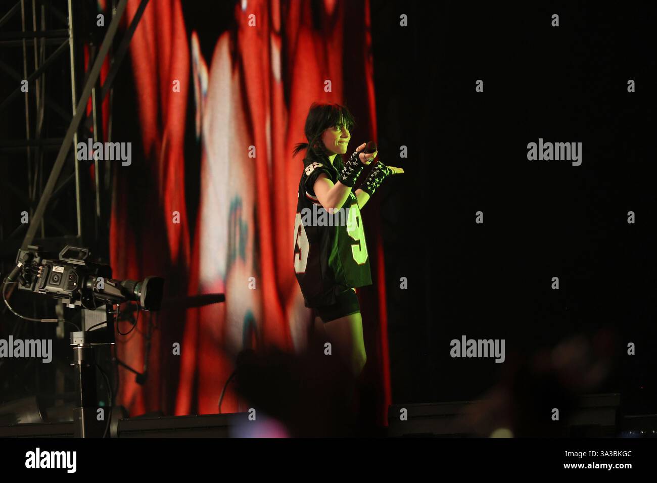 Billie eilish concert hi-res stock photography and images - Alamy