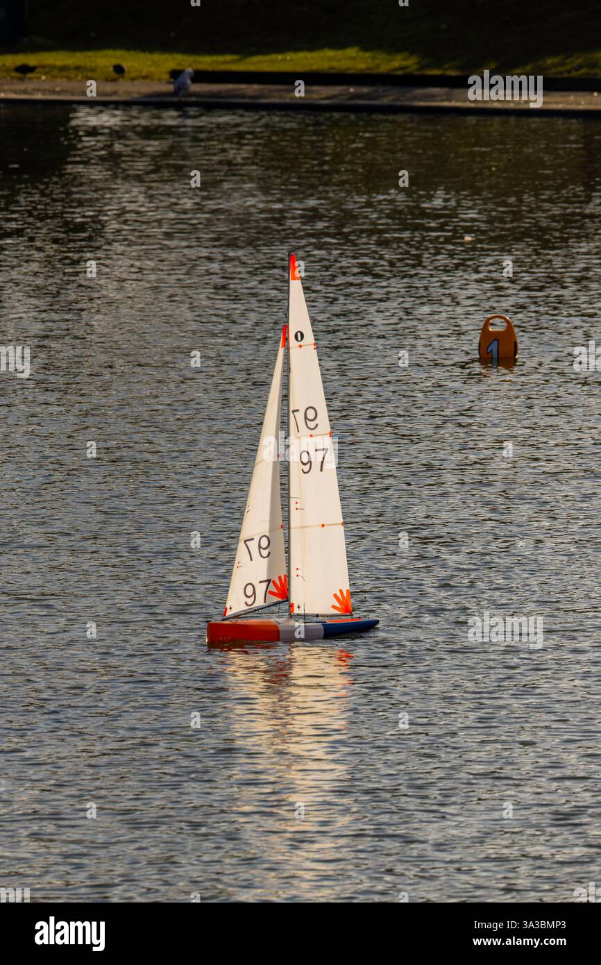 International One Metre class yacht racing Portishead lake grounds ...