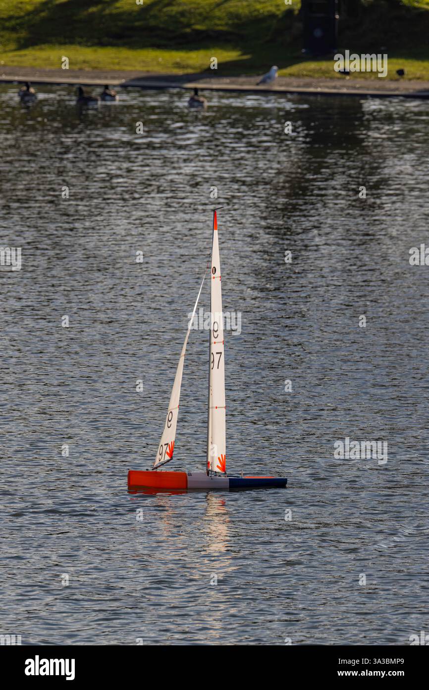 International One Metre class yacht racing Portishead lake grounds ...