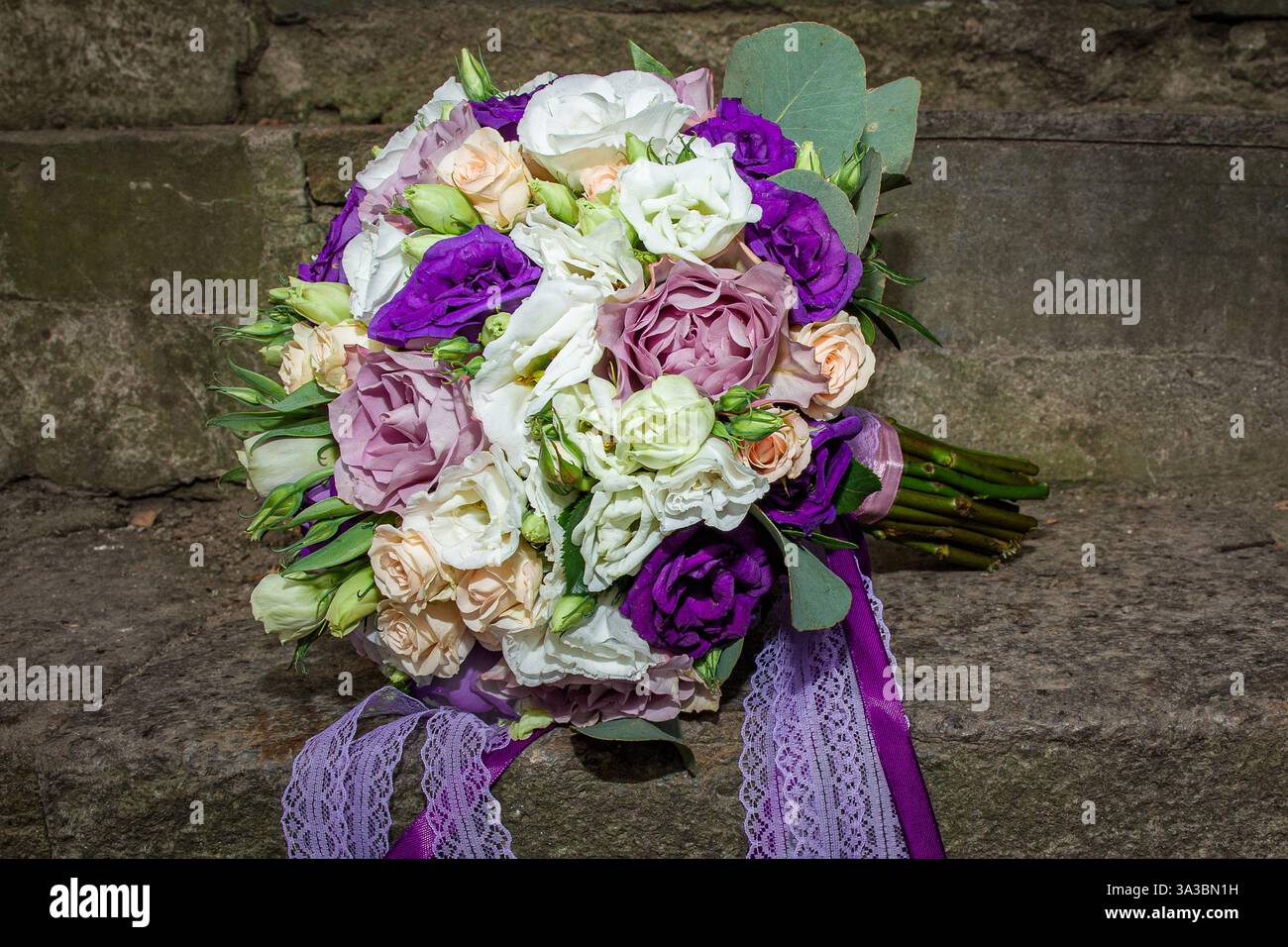 Incredibly beautiful wedding bouquet hi-res stock photography and ...