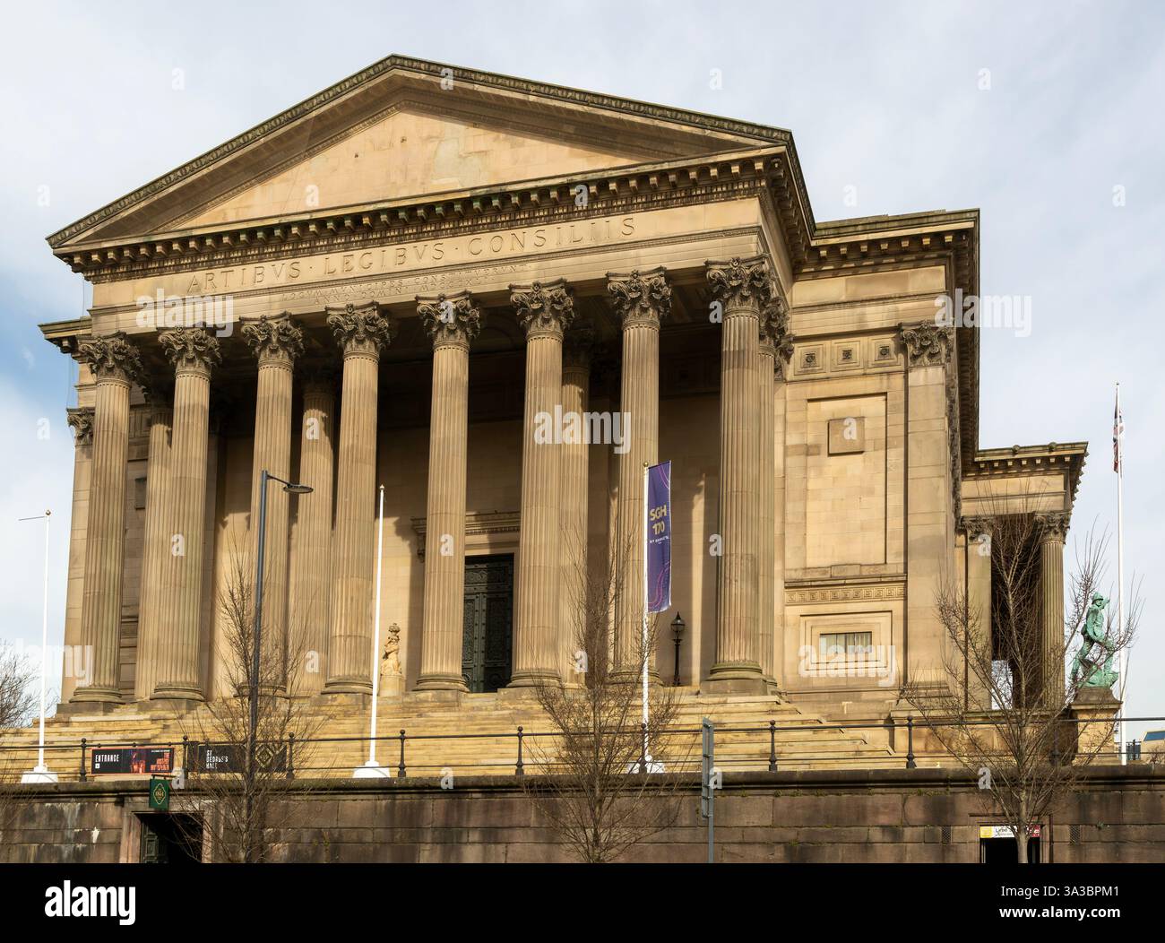 Neoclassical neo-Grecian architecture of St George's Hall building ...