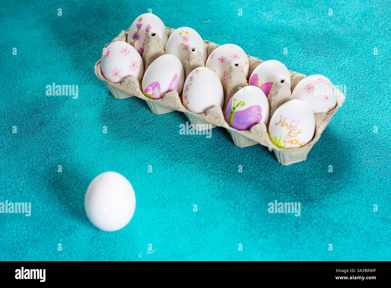 Easter eggs in cartons Stock Photo - Alamy