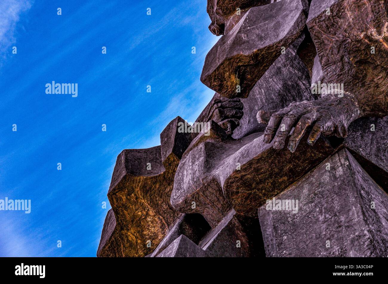 El Minero, by Pepe Noja: A monument to the strength and spirit of ...