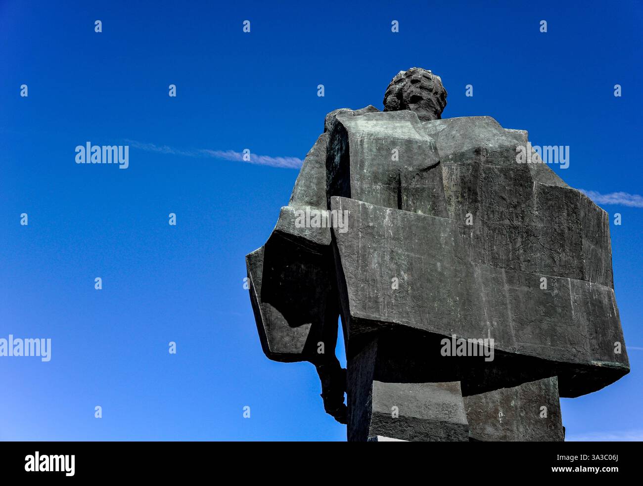 El Minero, by Pepe Noja: A monument to the strength and spirit of ...