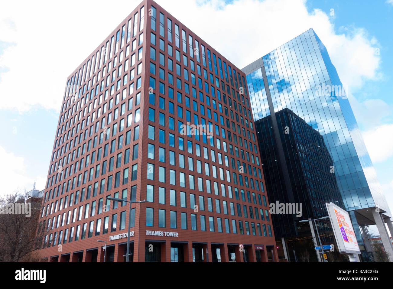 Thames Tower, a modern tower block on Station Hill in Reading, UK Stock ...