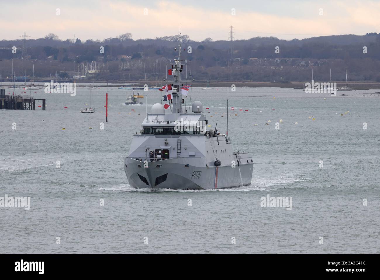 The French navy offshore patrol vessel FS FLAMANT (P676) leaves the ...