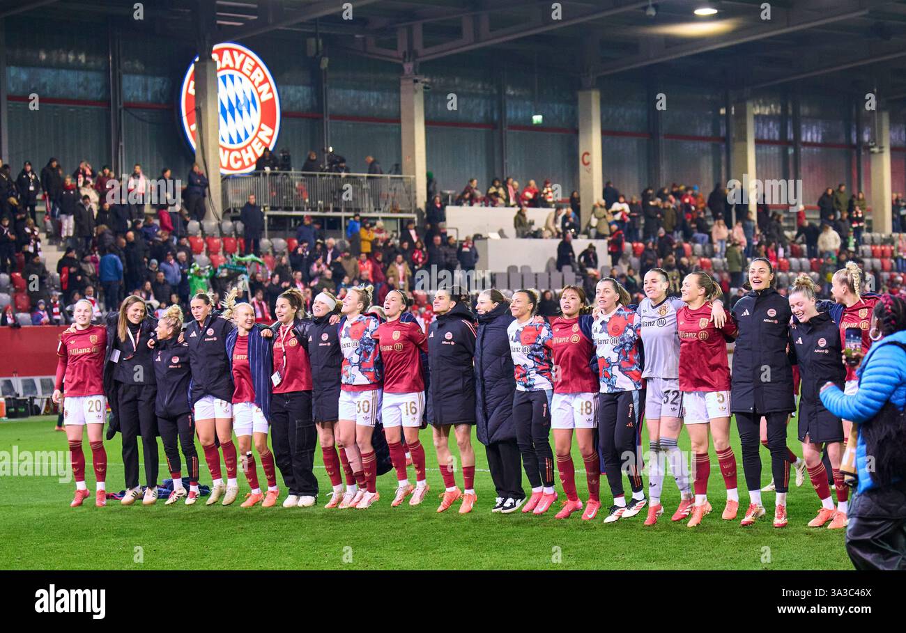 Team FCB with Franziska Kett, FCB Women 20 Lena Oberdorf, FCB Women 8 ...