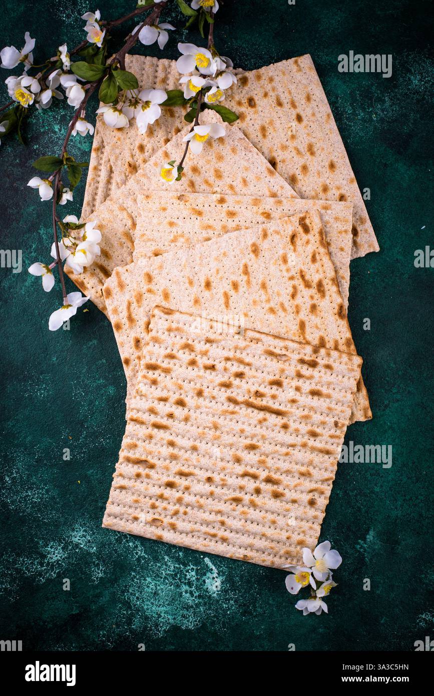 Traditional Jewish bread matzo for Passover Stock Photo - Alamy