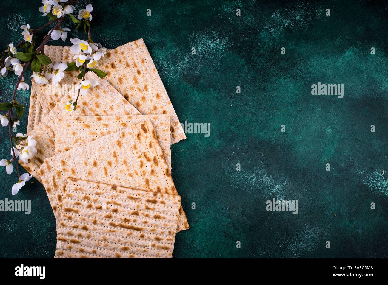 Traditional Jewish bread matzo for Passover Stock Photo - Alamy