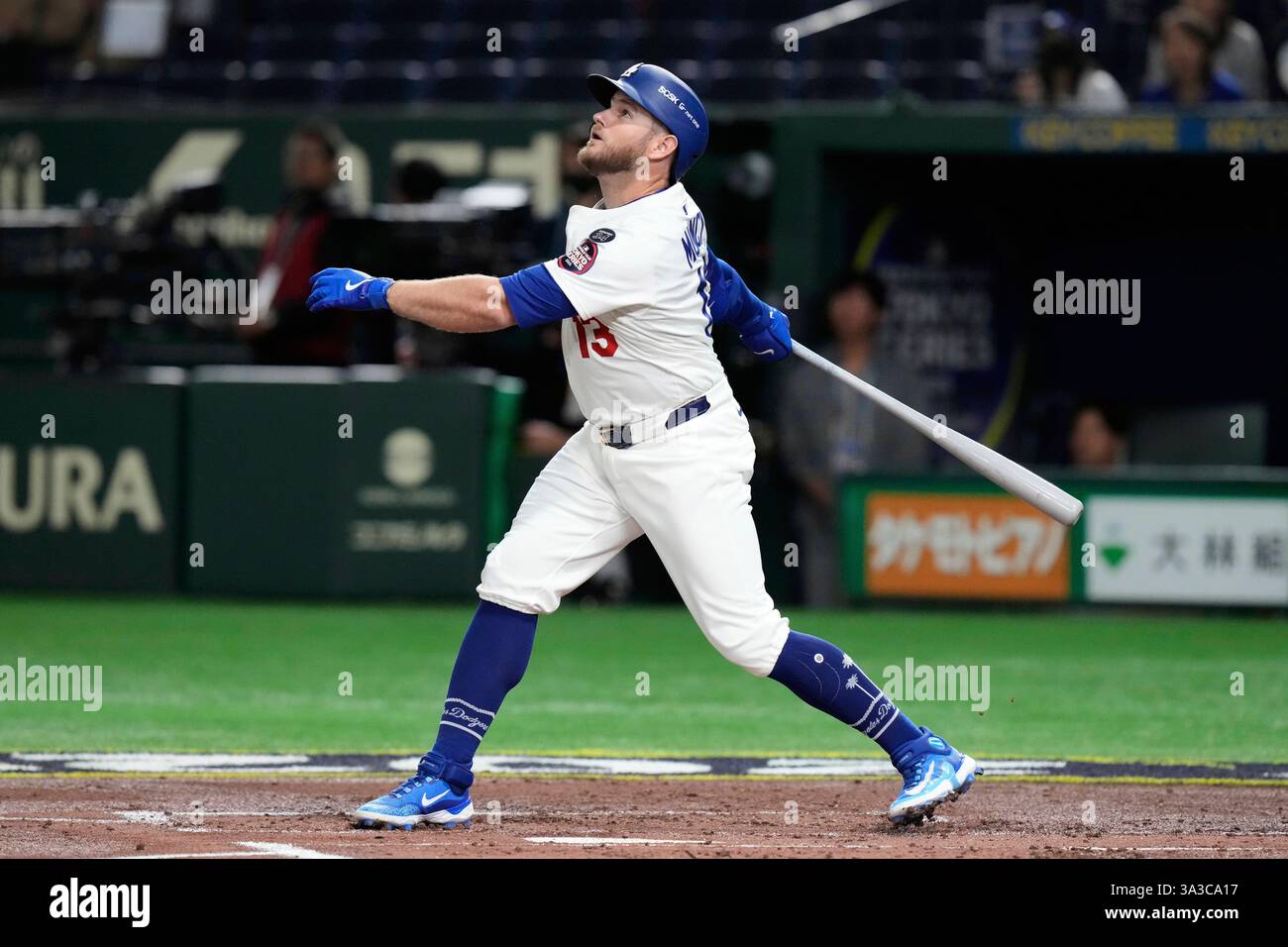 Los Angeles Dodgers' Max Muncy flies out in the second inning of a ...