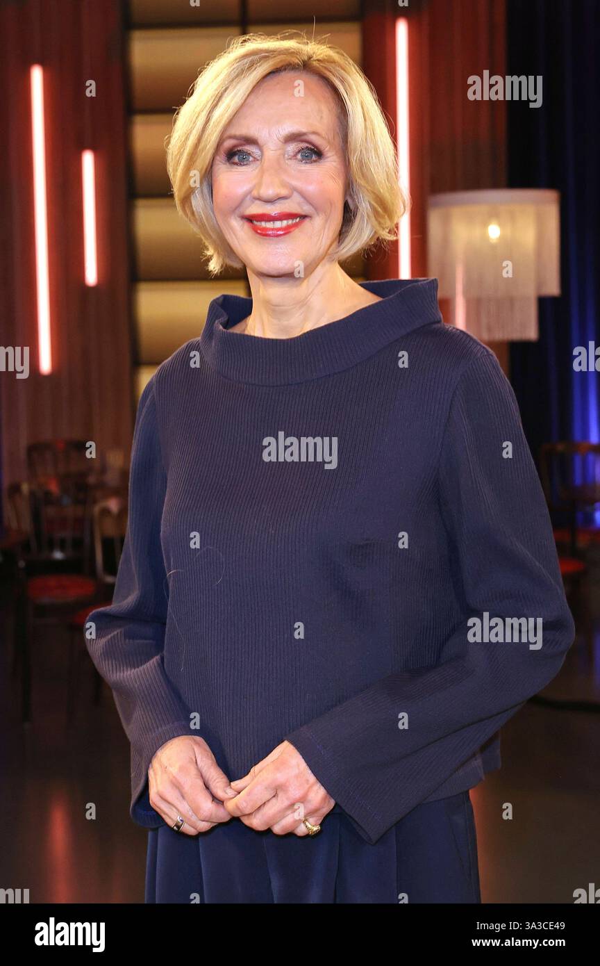 Petra Gerster bei der Aufzeichnung der WDR-Talkshow Kölner Treff im WDR Studio BS 3. Köln, 14.03 ...