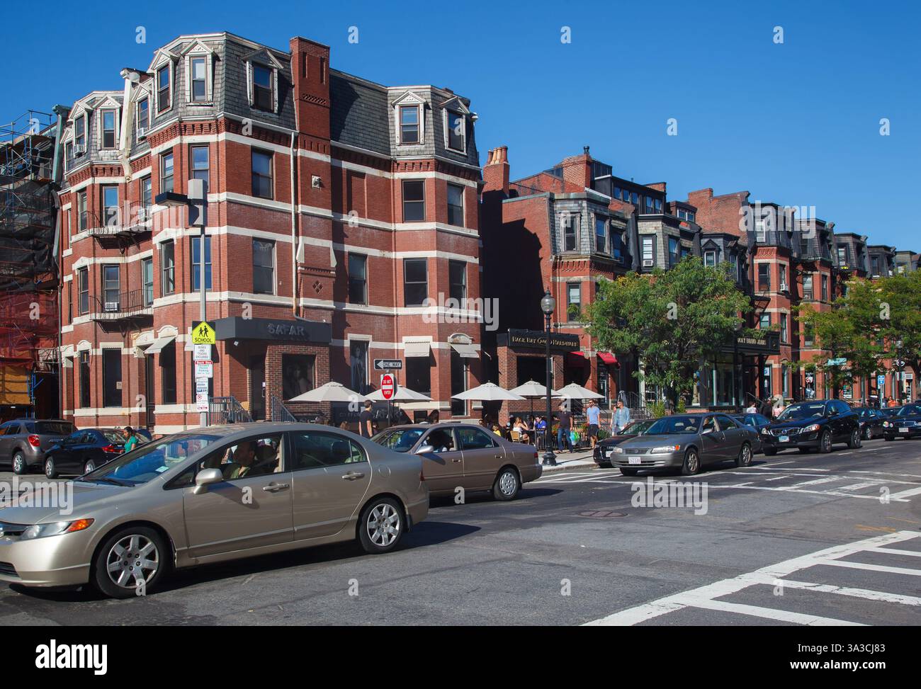 The Historical buildings in Commonwealth avenue, Back Bay, Boston ...