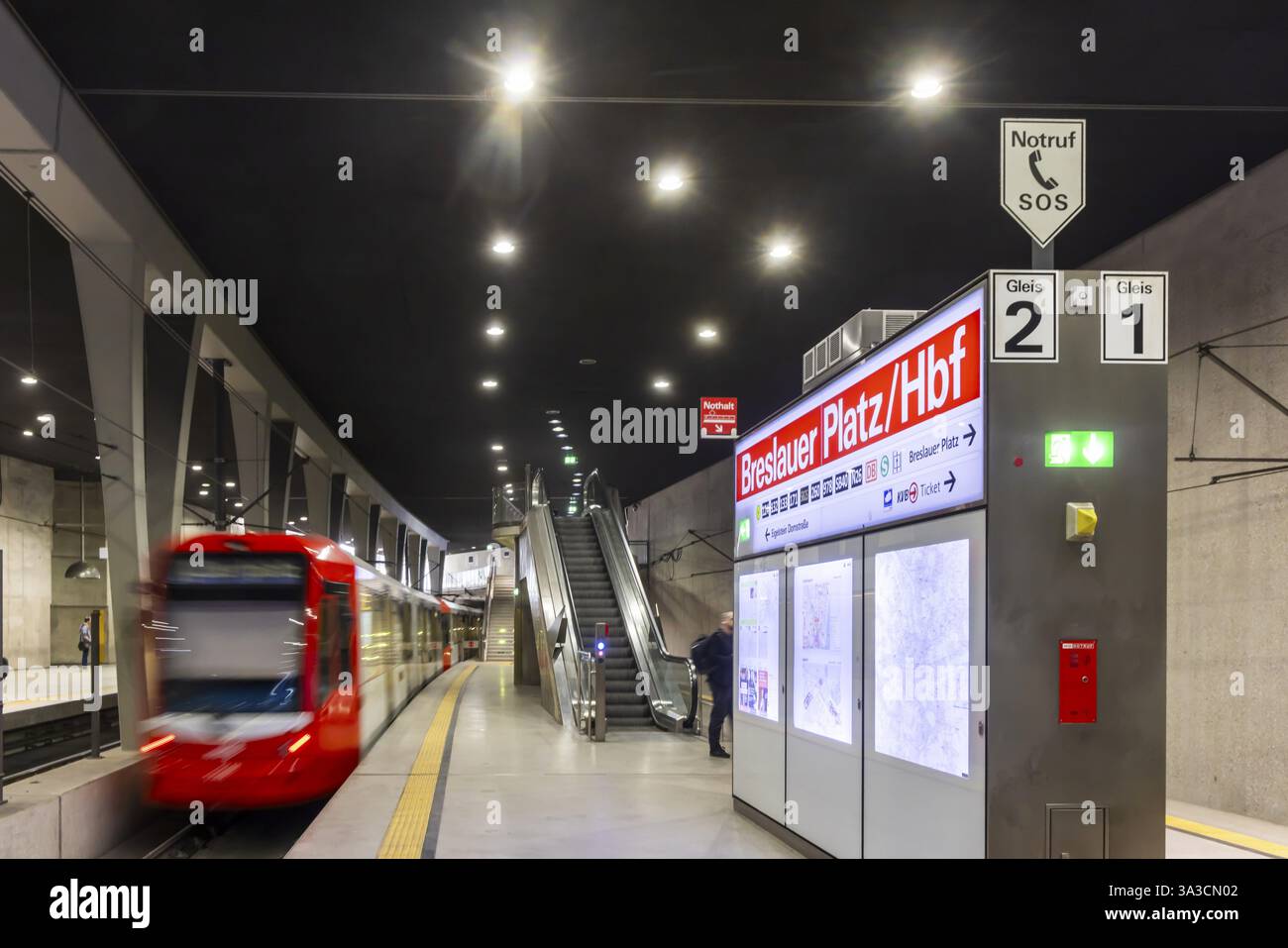 Modern architecture of the Breslauer Platz central railway station ...