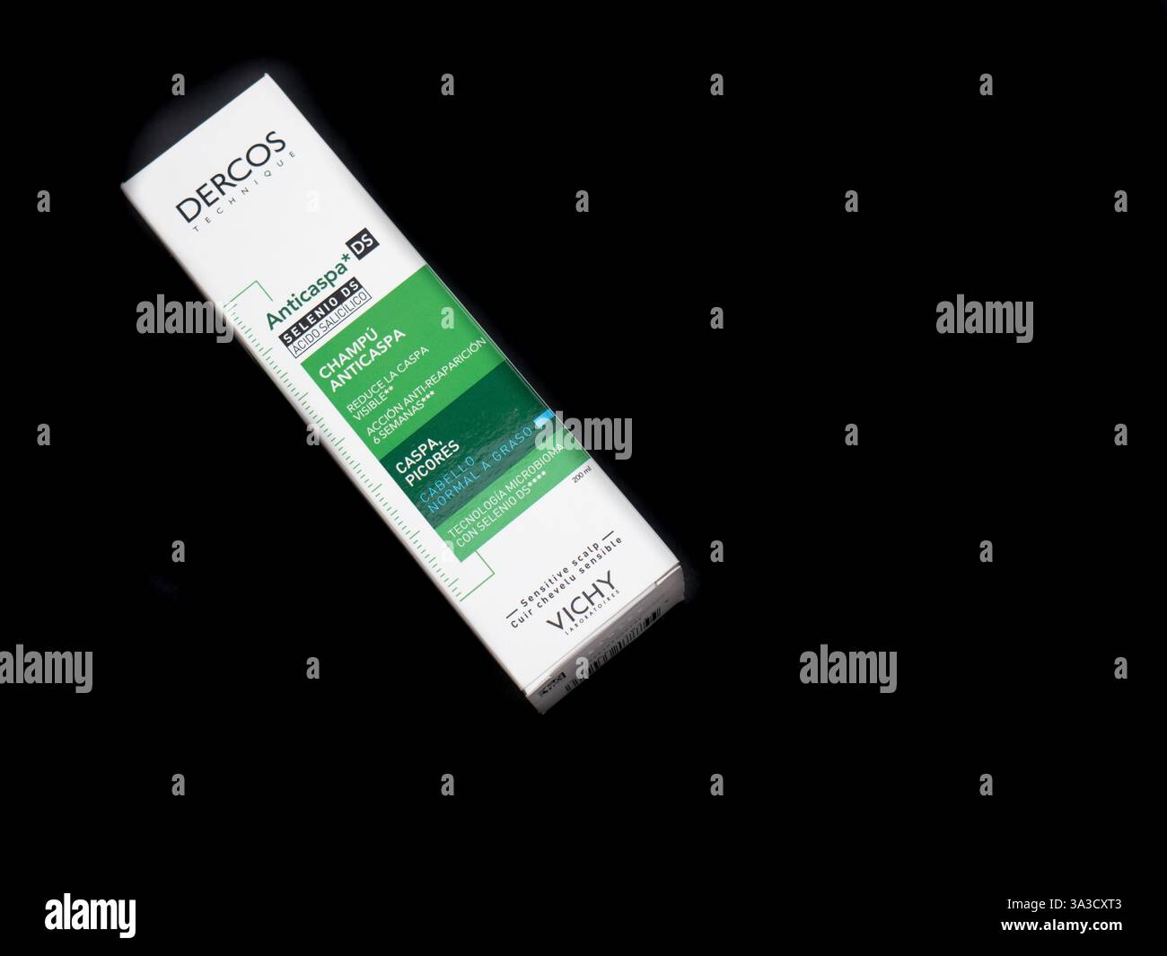 Dercos Anti dandruff DS Dermatological Shampoo Stock Photo - Alamy