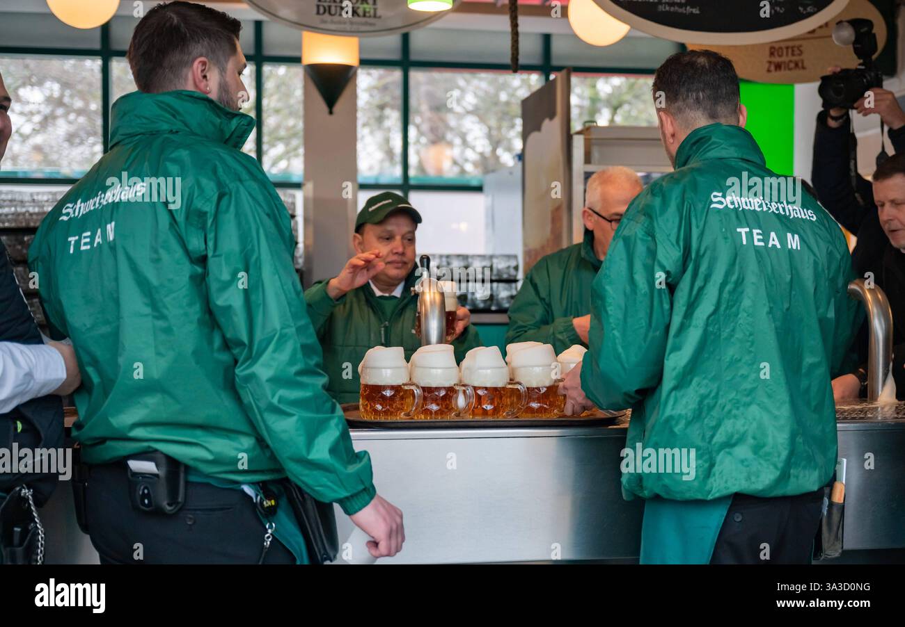 20250315 Saisoneroeffnung 2025 Schweizerhaus WIEN, OESTERREICH - 15 ...
