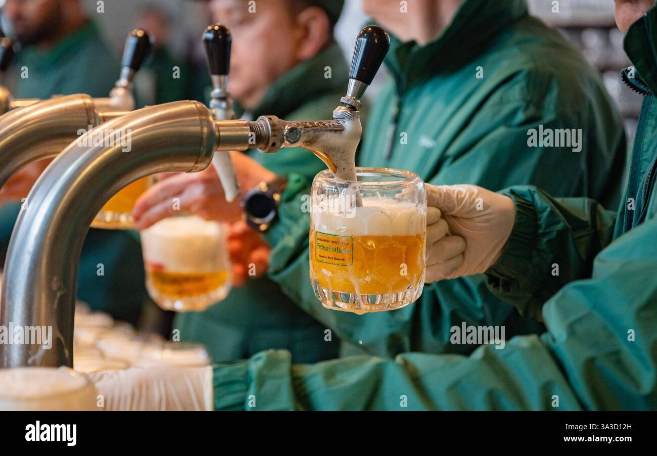 20250315 Saisoneroeffnung 2025 Schweizerhaus WIEN, OESTERREICH - 15 ...