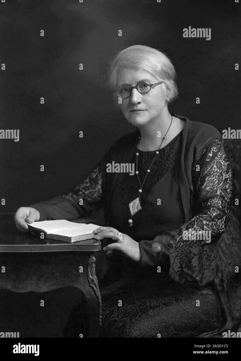 Sunspot cycle 11 years hi-res stock photography and images - Alamy