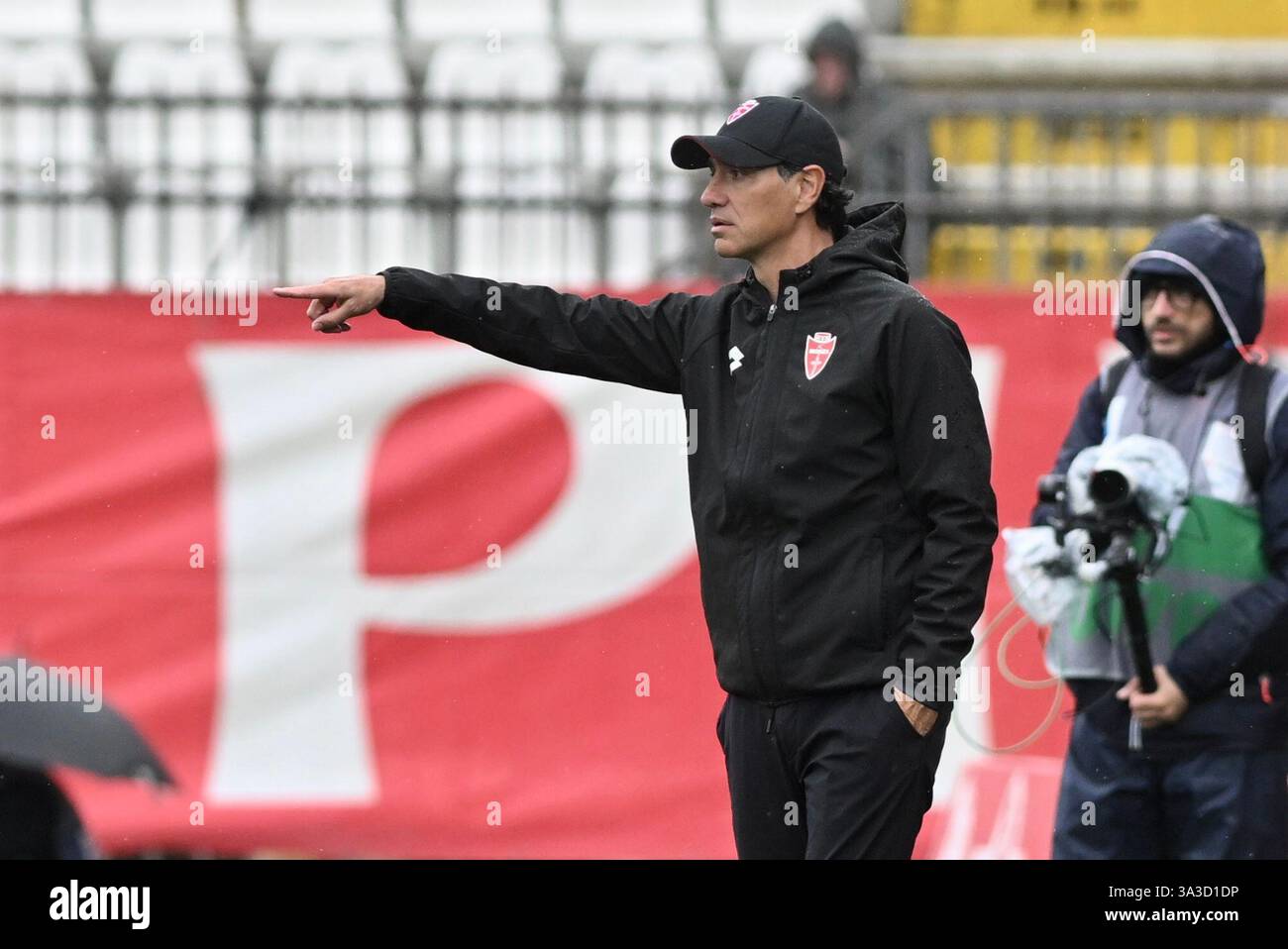 AC Monza's head coach Alessandro Nesta during twenty-ninth Serie A ...