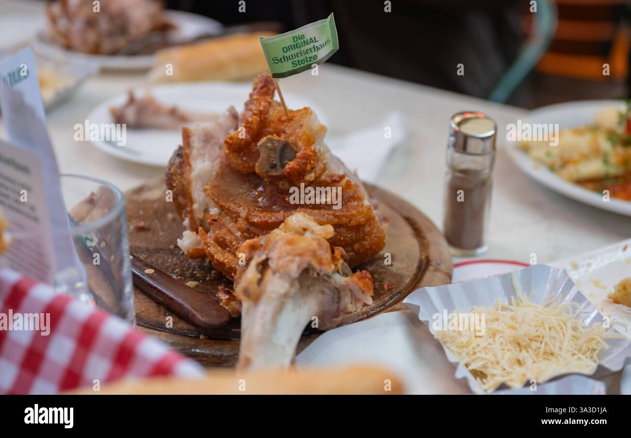 20250315 Saisoneroeffnung 2025 Schweizerhaus WIEN, OESTERREICH - 15. MAERZ: Sujet - Eroeffnung ...