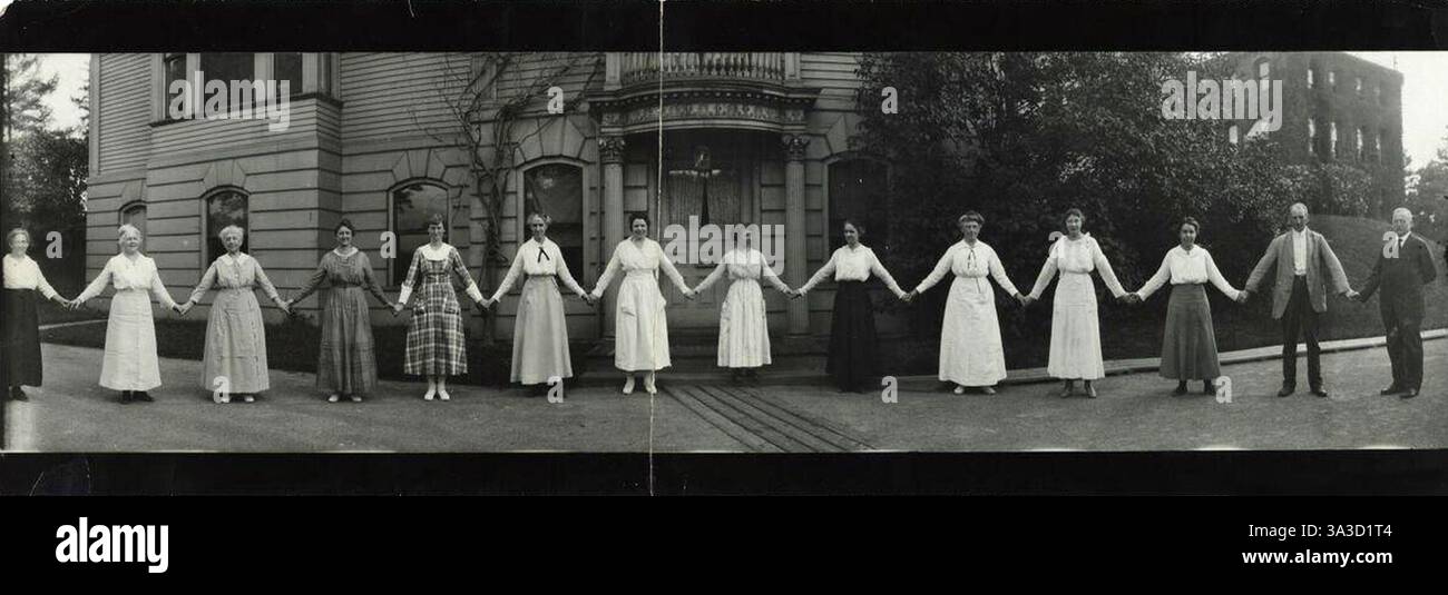 The Harvard Computers in a paper doll pose. These were the women who ...