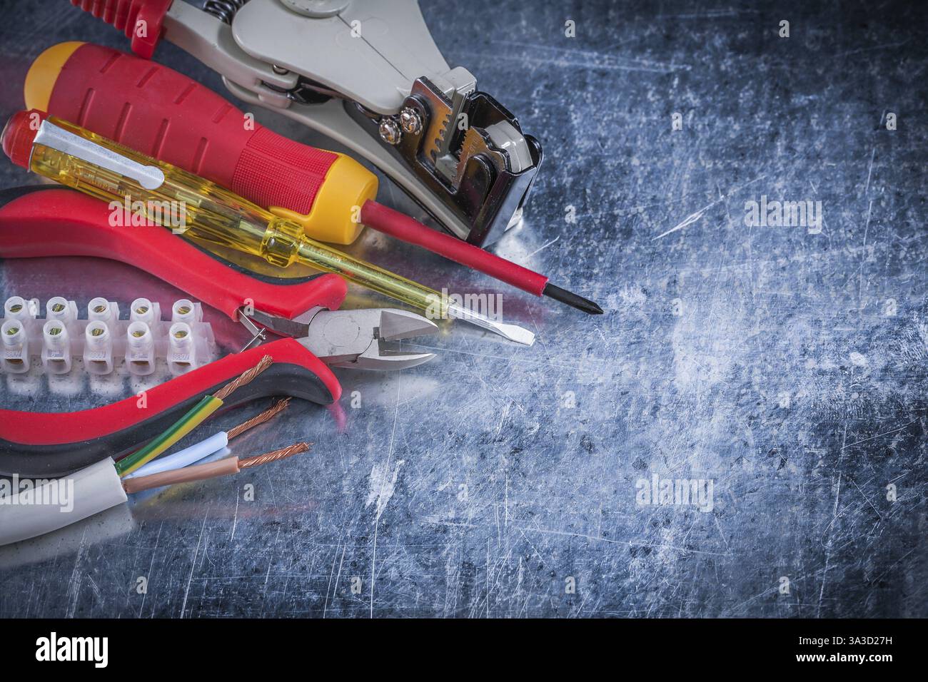 Wire strippers protection insulated screwdrivers block clamp nippers ...