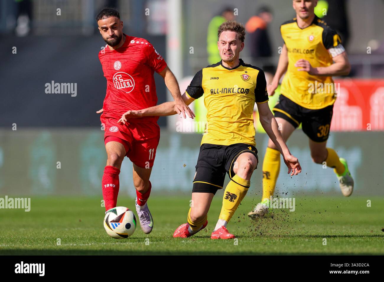 Essen, Germany. 15th Mar, 2025. Soccer: 3rd division, Rot-Weiss Essen ...