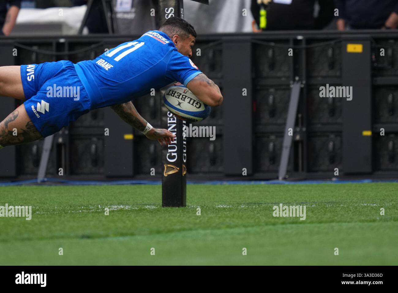 Goal of Monty Ioane of Italy during the Six Nations rugby union match ...
