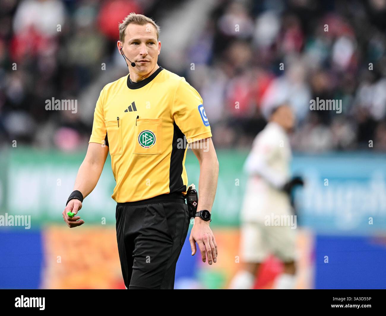 15 March 2025, Bavaria, Augsburg: Soccer: Bundesliga, FC Augsburg - VfL ...