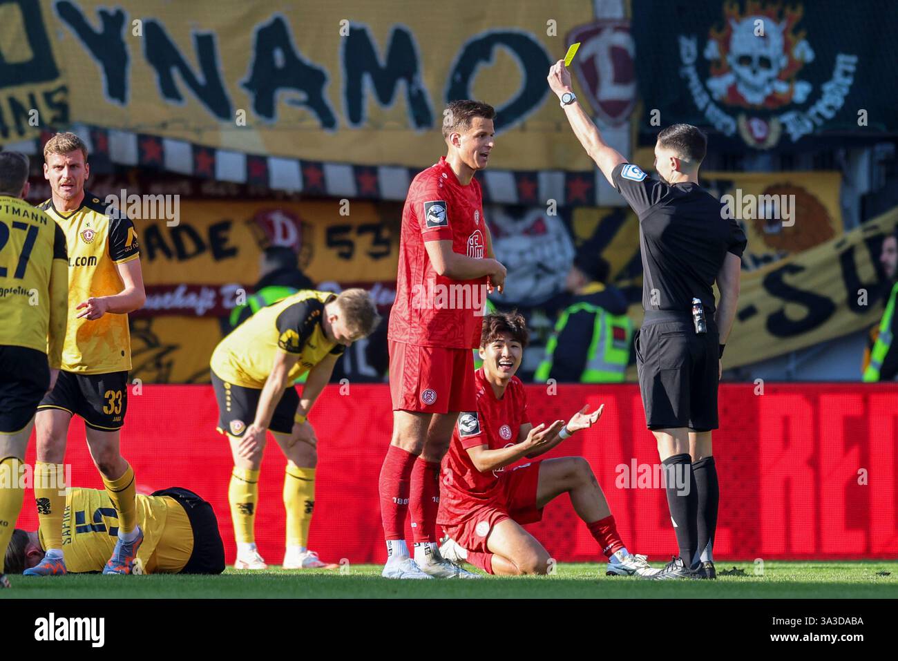 Essen, Germany. 15th Mar, 2025. Soccer: 3rd division, Rot-Weiss Essen ...