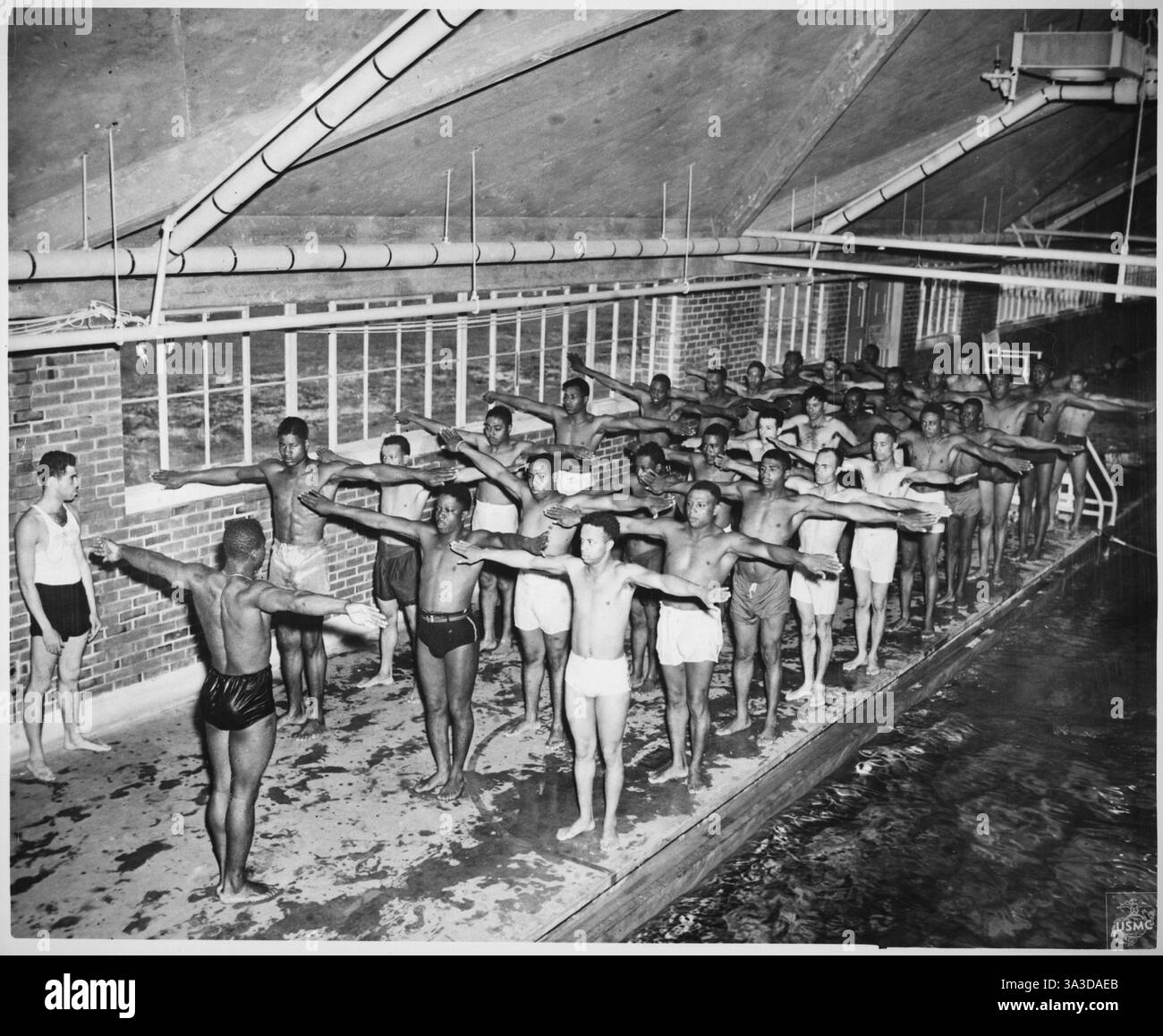 WWII - swimming training - In 1942, the U.S. Marine Corps began ...