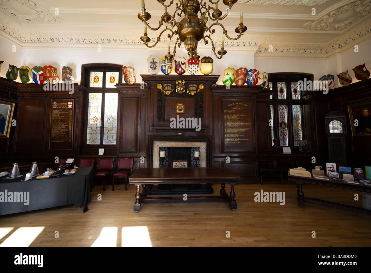 Company stock room hi-res stock photography and images - Alamy