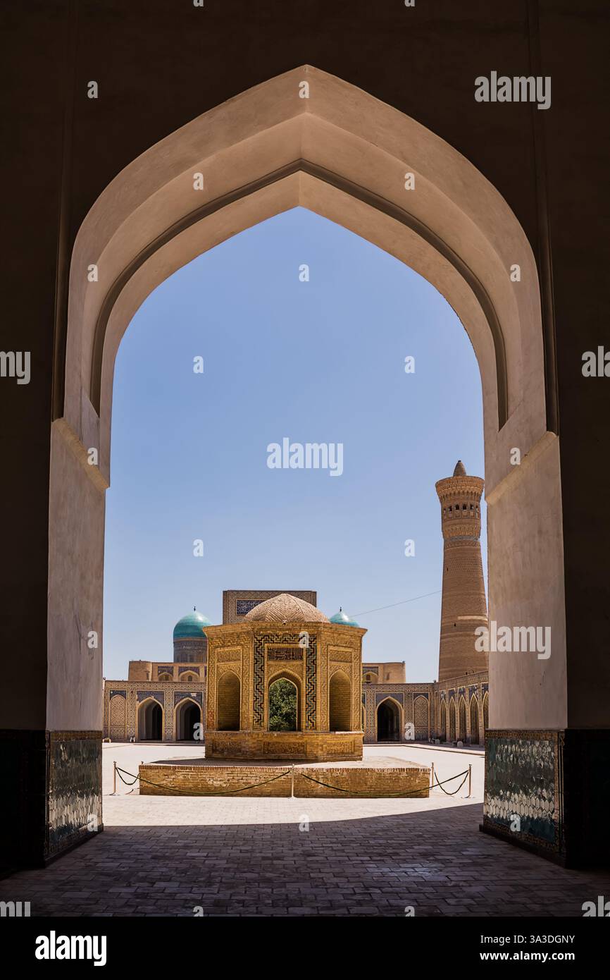 Entrance iwan hi-res stock photography and images - Alamy