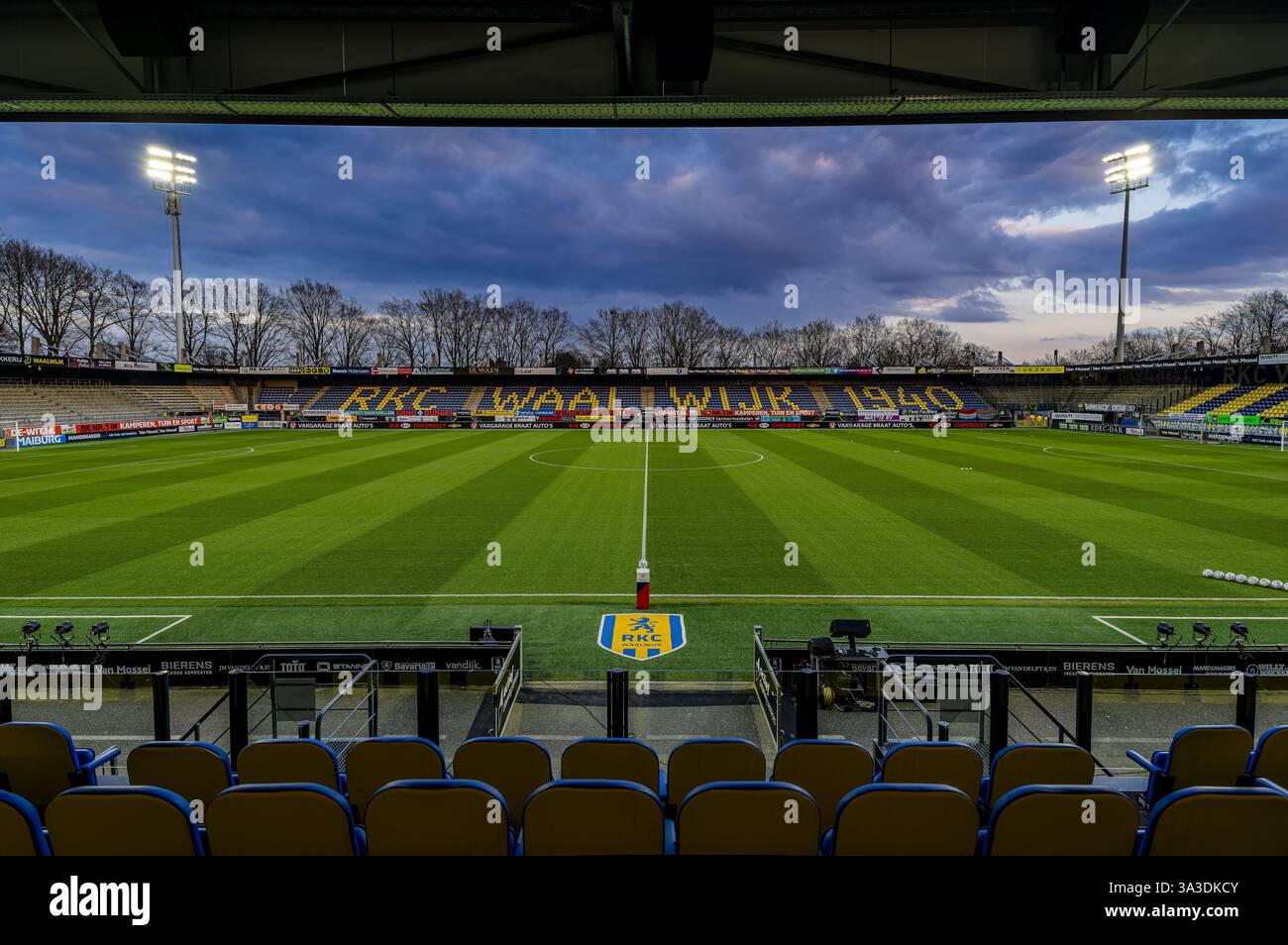WAALWIJK, Netherlands. 15th Mar, 2025. SPO, Mandemakers Stadium, Dutch eredivisie, season 2024/ ...