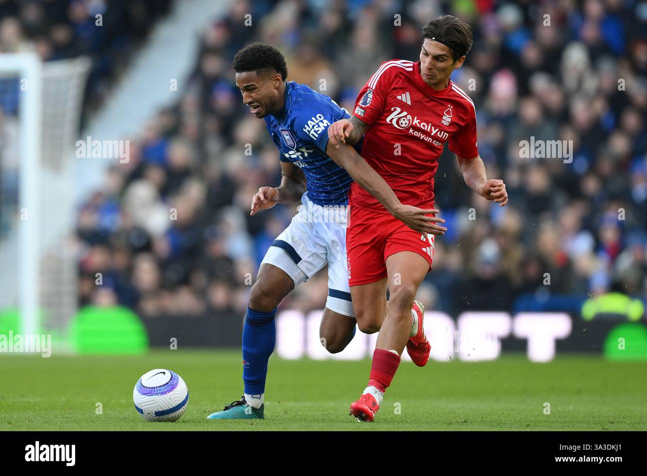 Portman Road, Ipswich on Saturday 15th March 2025. Jens Cajuste of Ipswich Town battles with ...