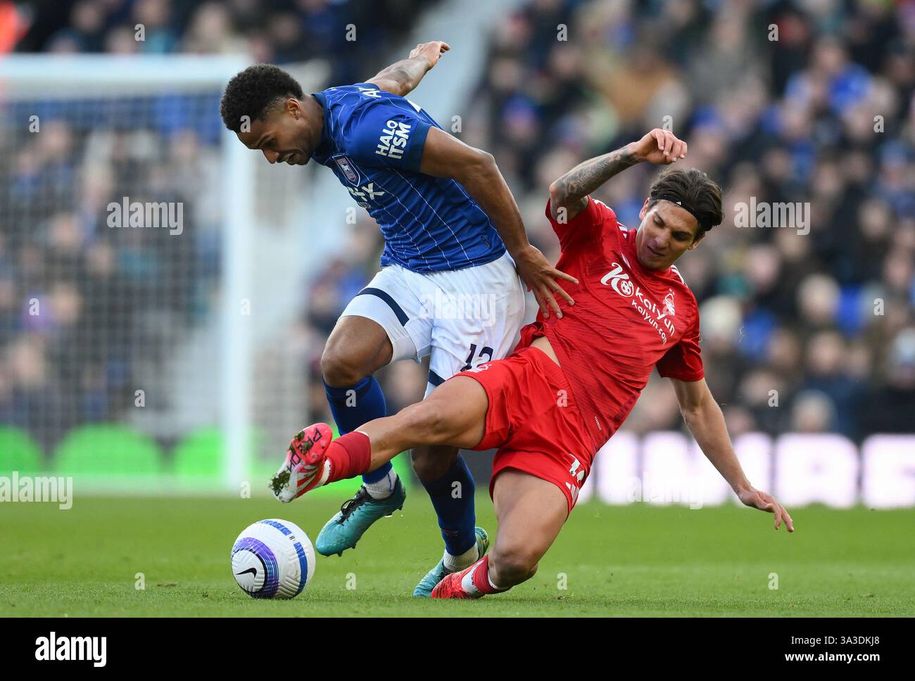 Portman Road, Ipswich on Saturday 15th March 2025. Nicolas Dom'nguez of Nottingham Forest ...