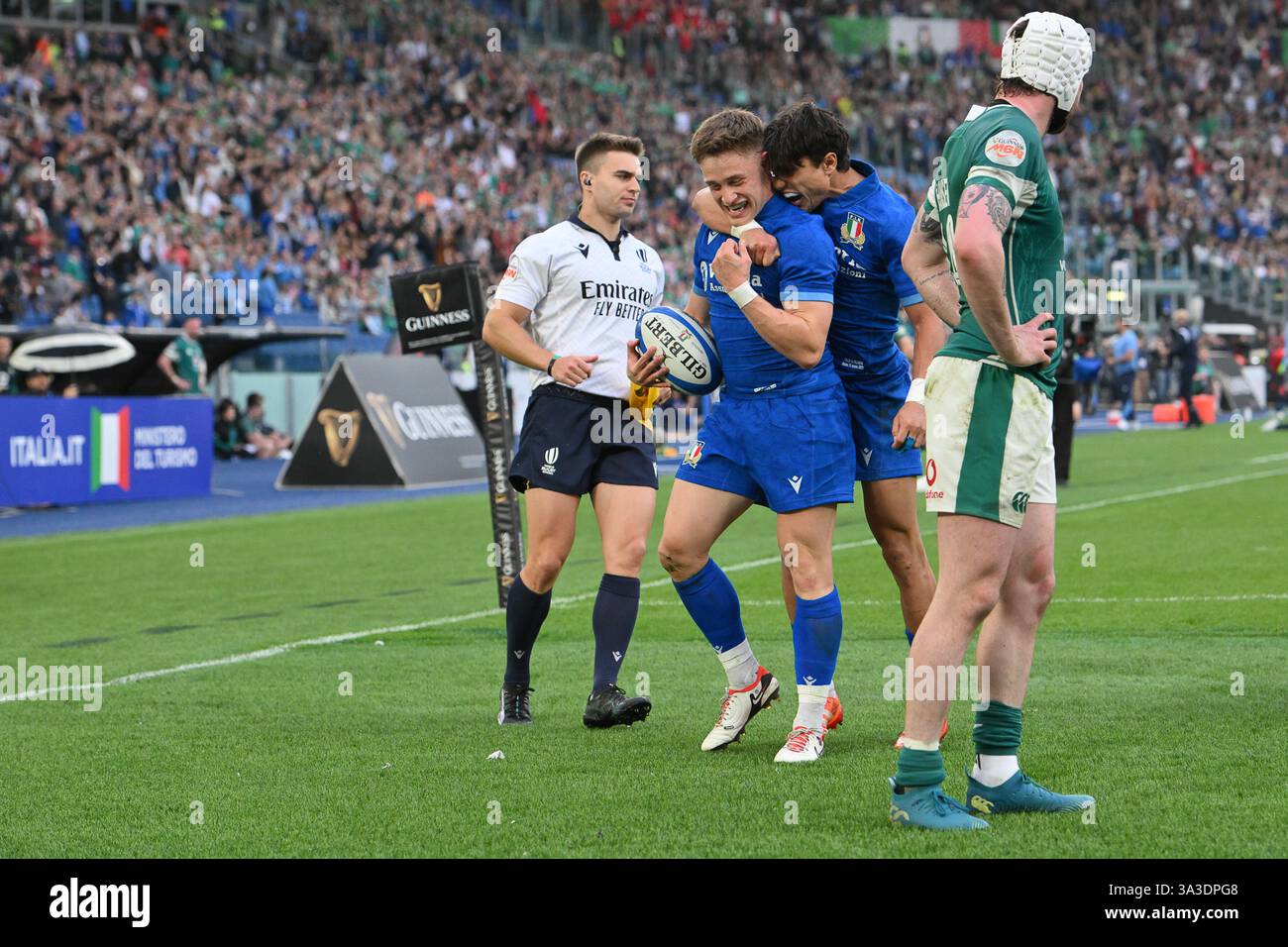 Olimpico Stadium, Rome, Italy - Stephen Varney of Italy score a try ...