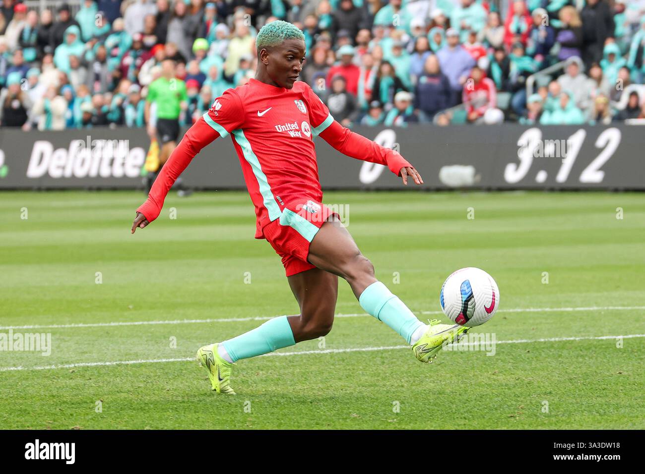 March 15, 2025: Kansas City Current forward Temwa Chawinga (6) scores a ...