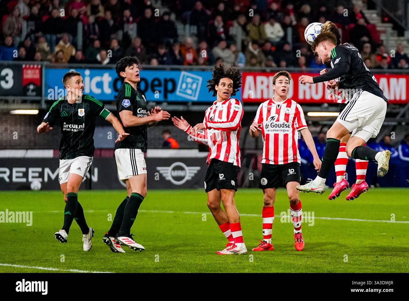 Rotterdam - Ryan Thomas of PEC Zwolle, Gjivai Zechiel of Sparta ...